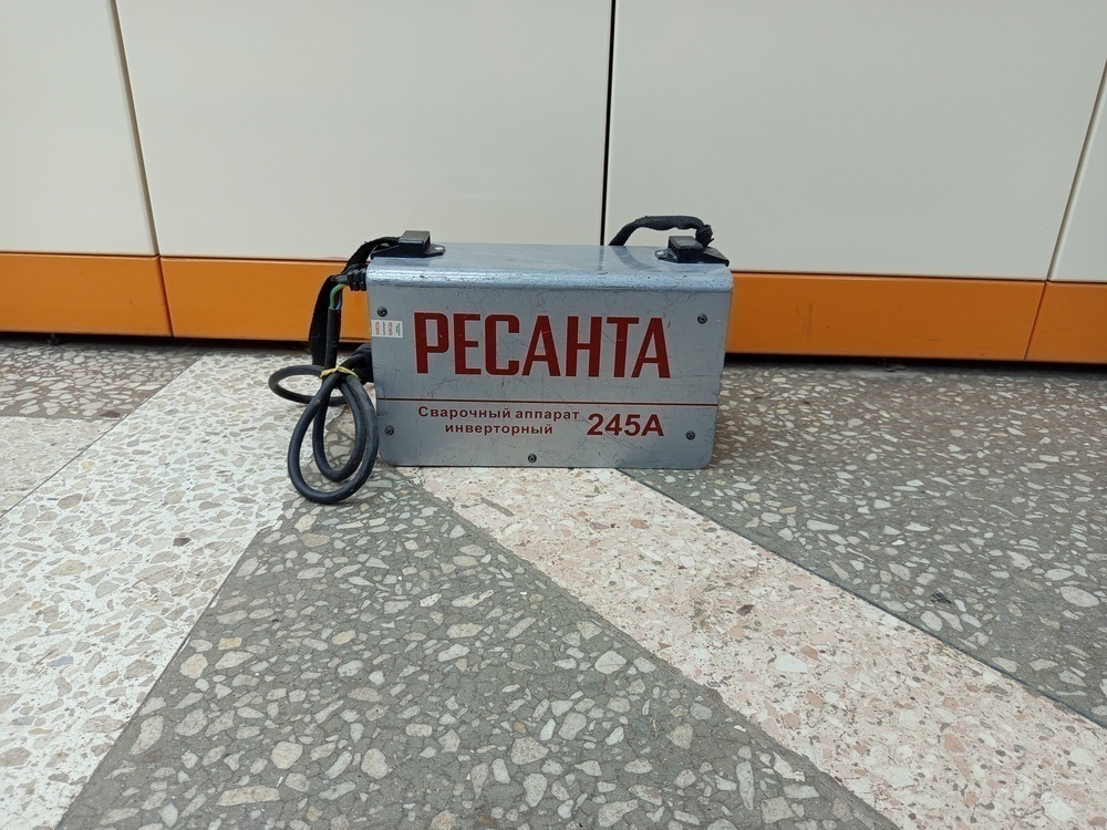 Сварочный аппарат инверторный Ресанта САИ-245ПРО Б/У уцененка