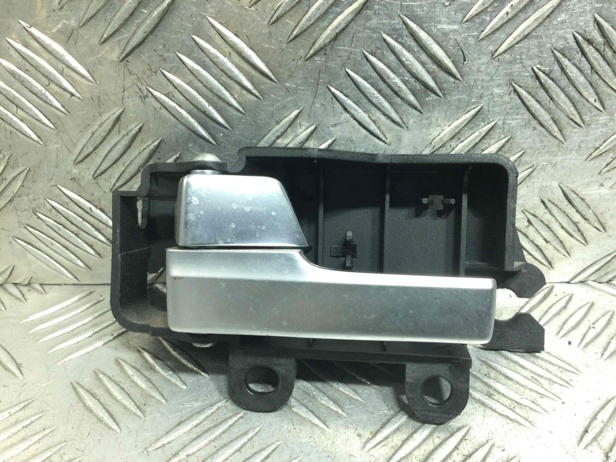 Б/У Ручка внутренняя задняя левая Ford C-MAX 1 поколение (2003-2007) 2004 г.