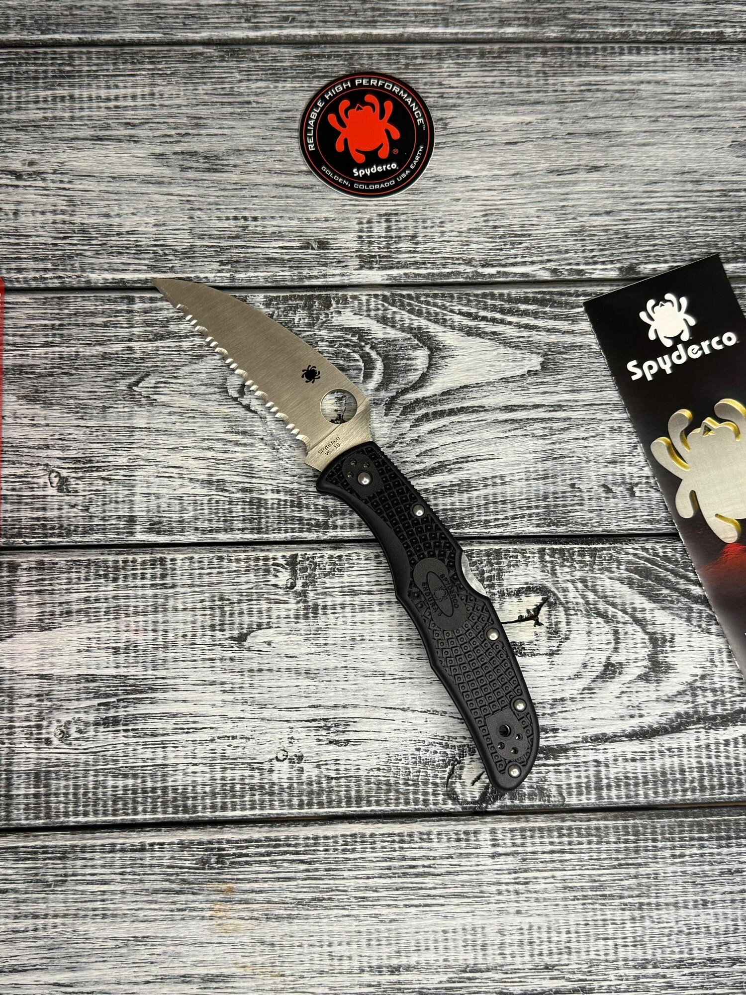 Cкладной туристический нож Spyderco Endura 4 C10FSWCBK VG10 FRN