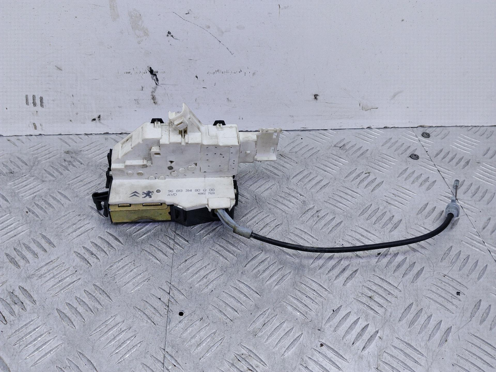 Замок двери передней правой Citroen C4 1 LC (2004 - 2014) 9681331480