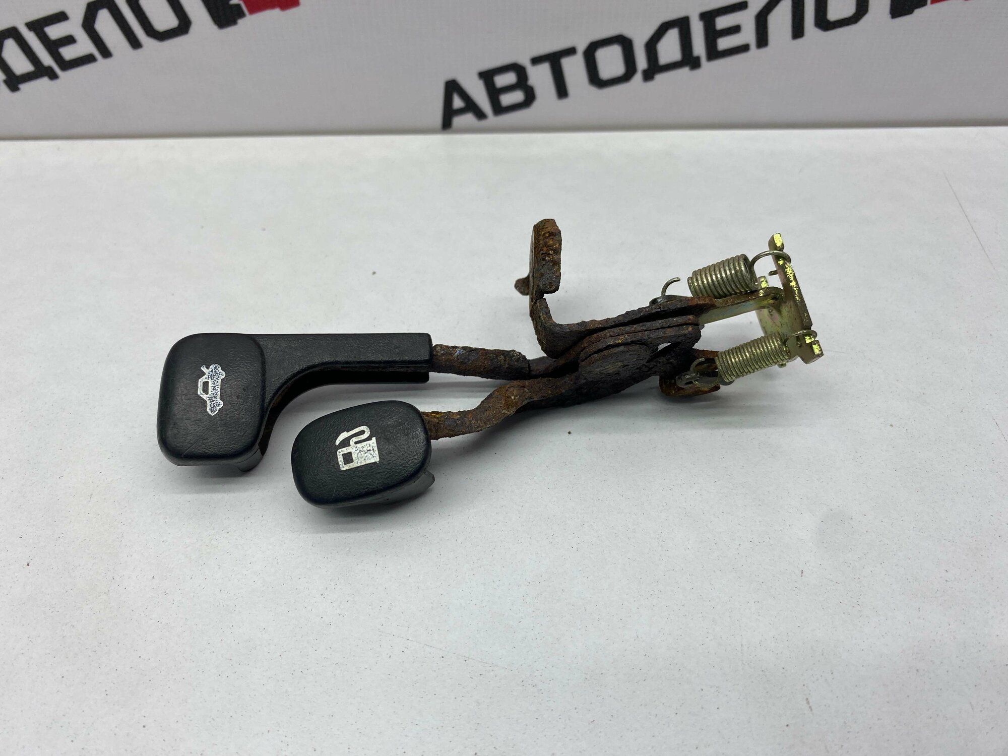 Ручка багажника и бензобака Hyundai Accent LC 2000