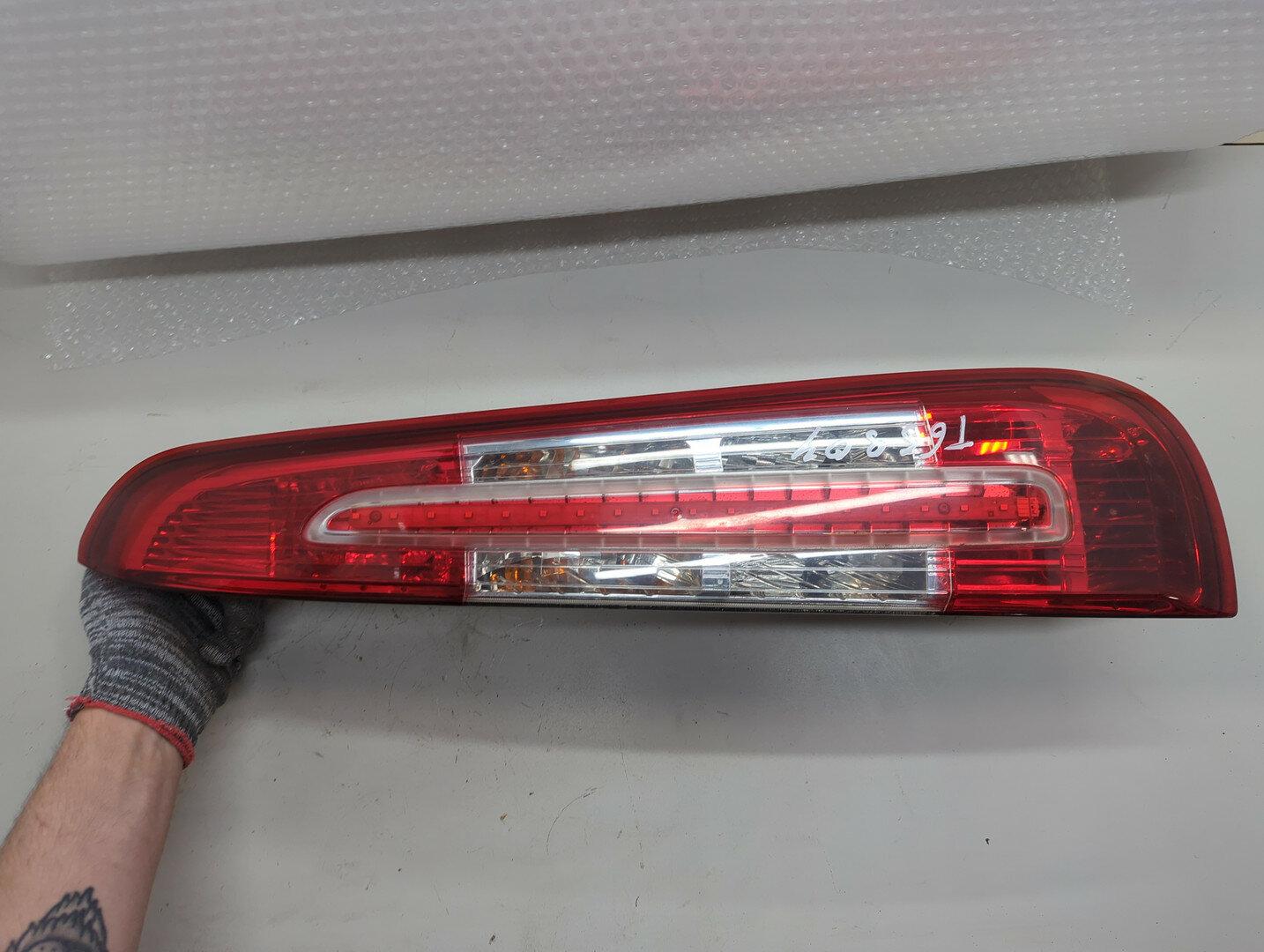Фонарь (задний) правый Ford C-Max Б/У