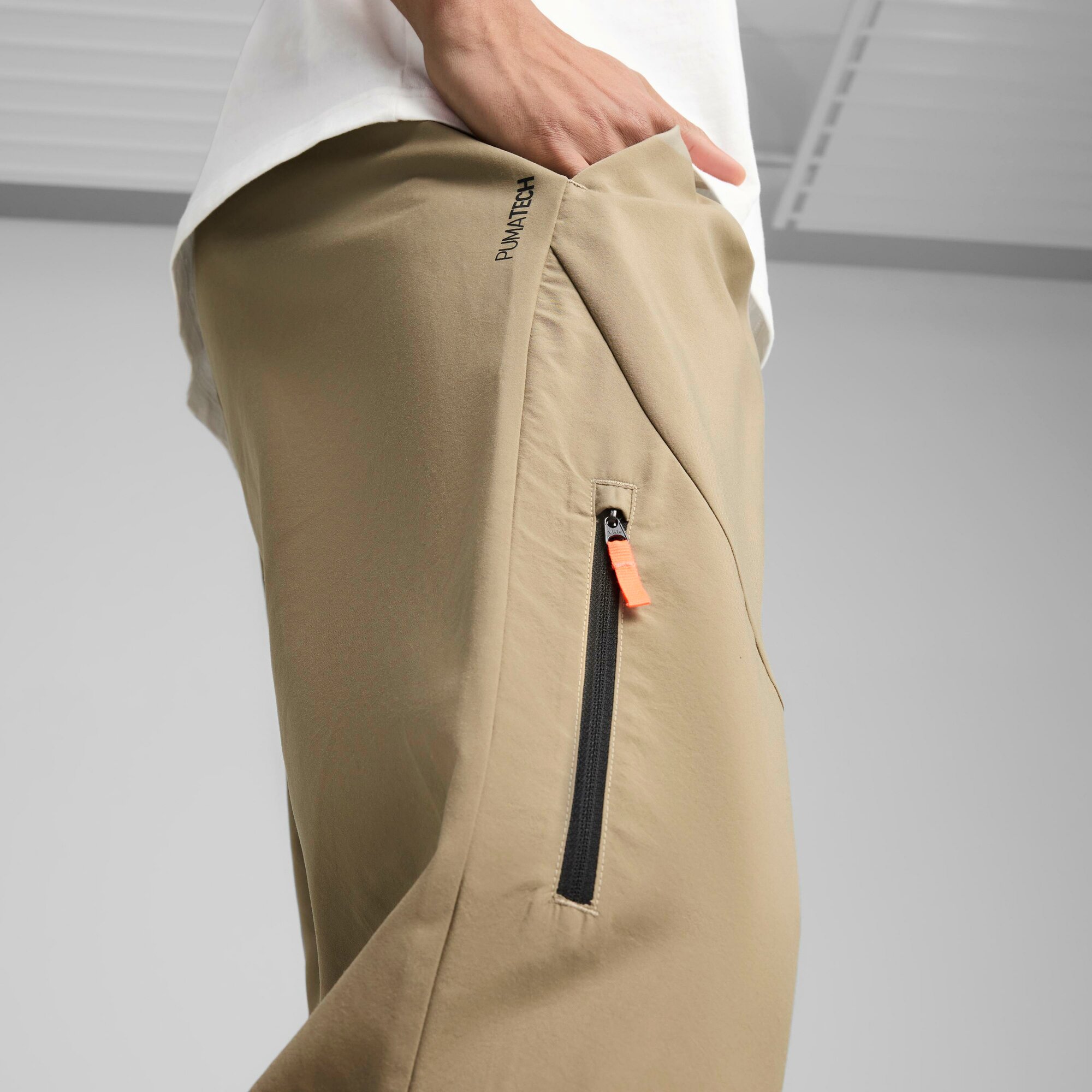 Брюки PUMA PUMATECH Cargo Woven Pants, размер M, бежевый — фото 1