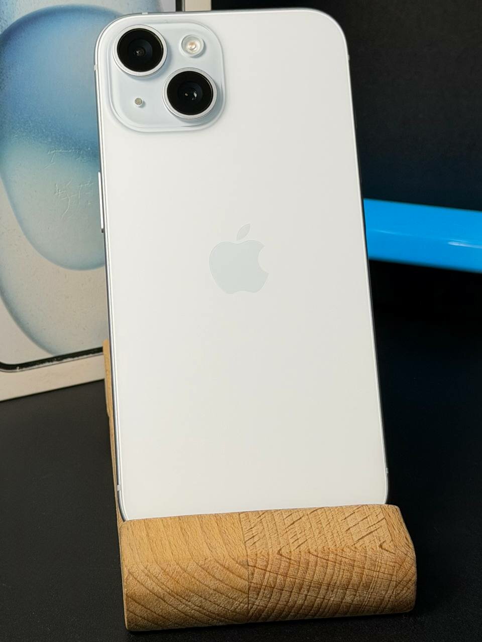 Смартфон Apple iPhone 15, 128 ГБ, nano-SIM + eSIM, голубой