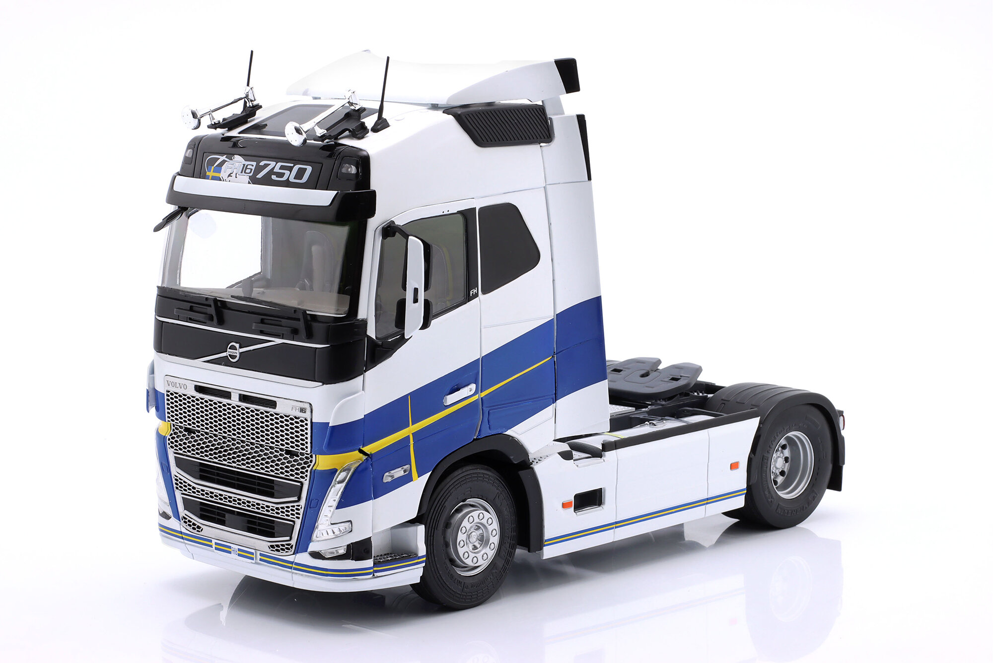 Модель коллекционная SOLIDO Volvo trucks FH16 globetrotter xl goteborg ed 2019 white