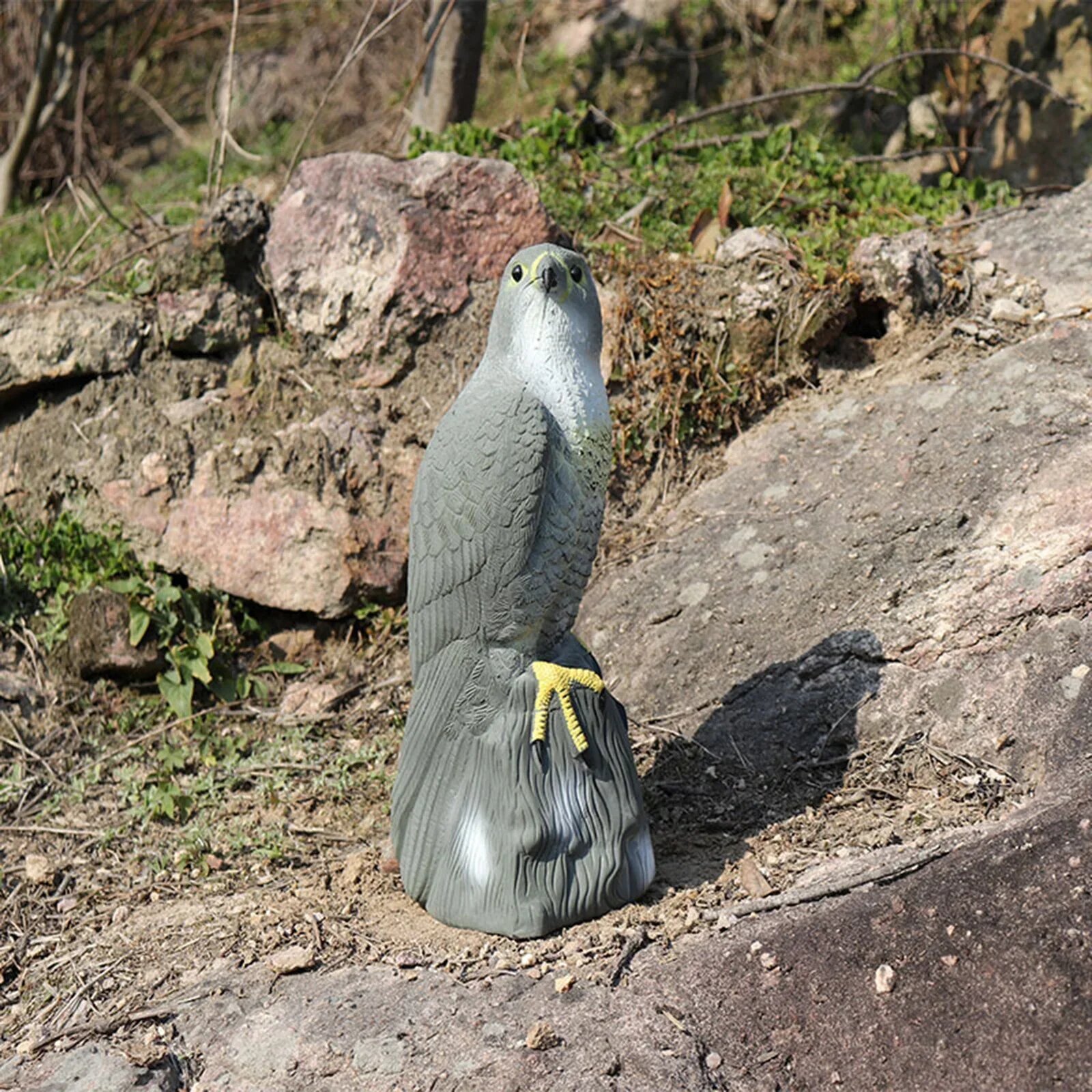 Искусственная садовая статуя орла LLL0258