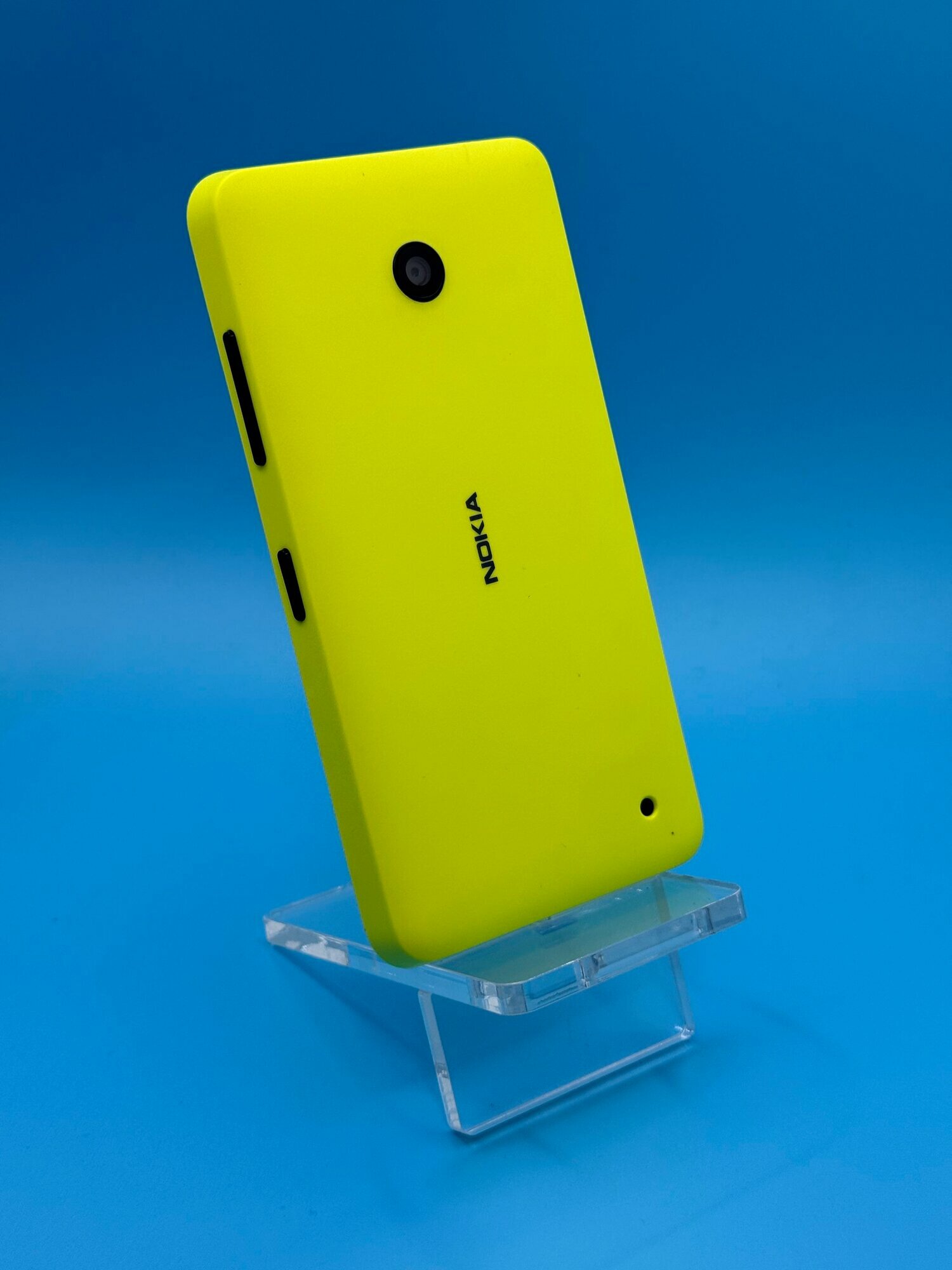 Смартфон Nokia Lumia 630