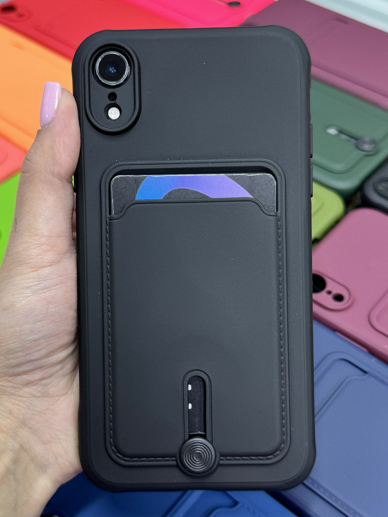 Чехол на iPhone XR черный с карманом.