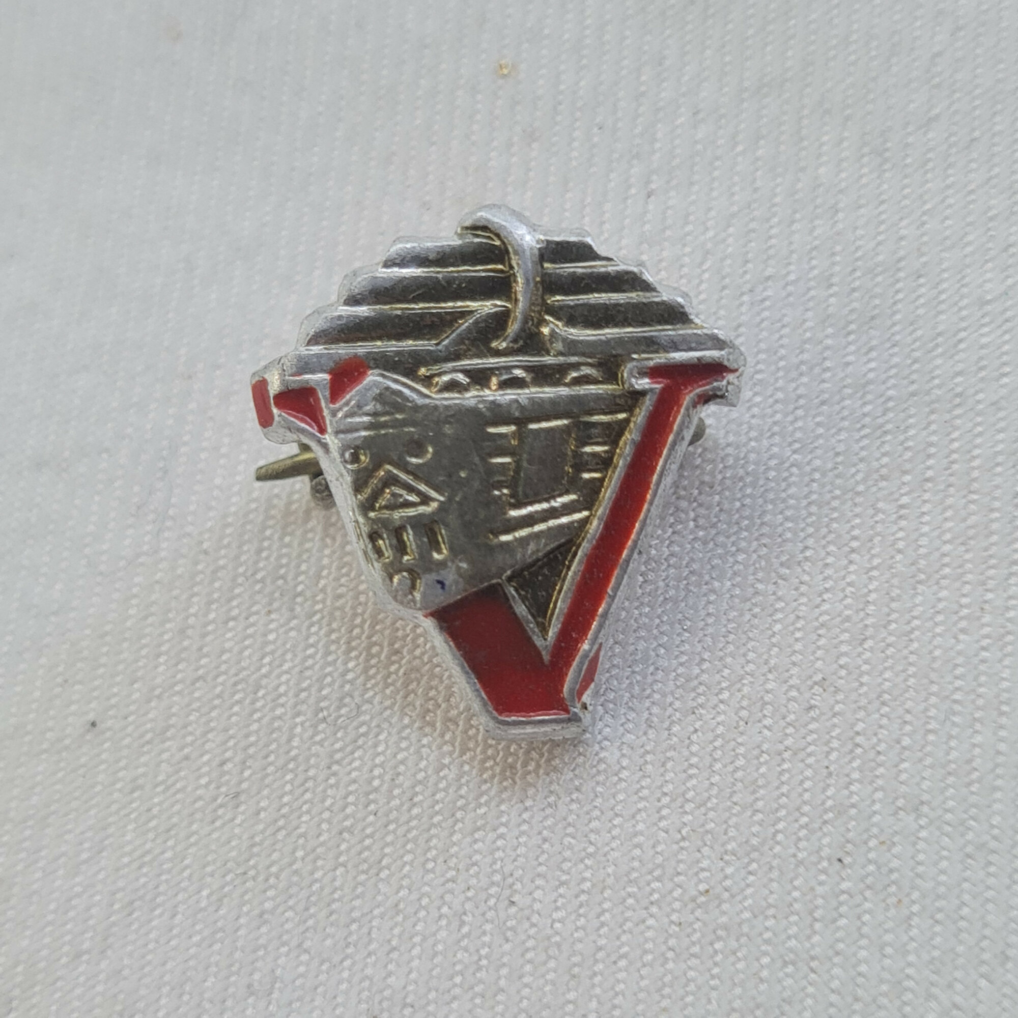 Значок СССР. Памятник А. С. Пушкину, Москва. Винтажный значек.