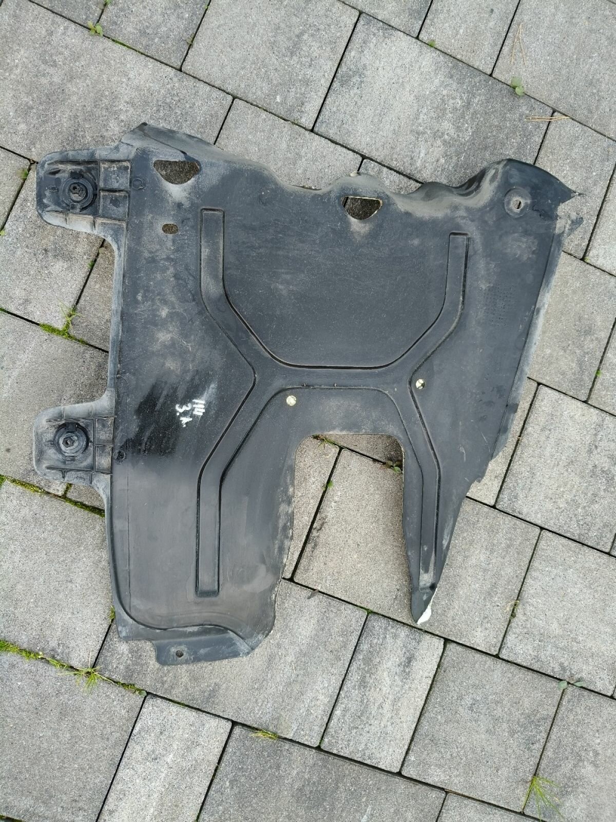Защита днища зад. левая octavia a7 5E0825205F