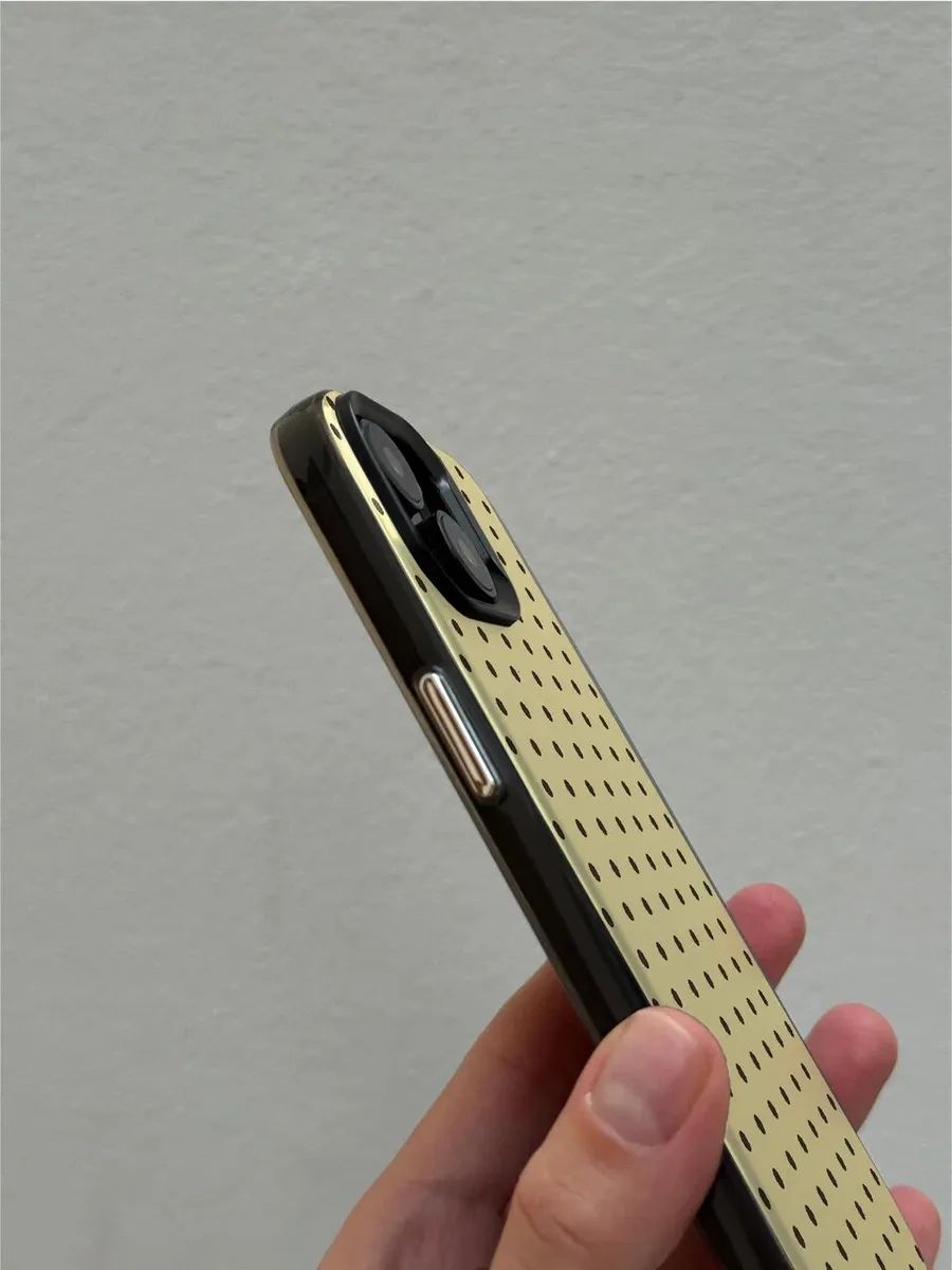 Чехол на Iphone 15 Plus в горошек — фото 1
