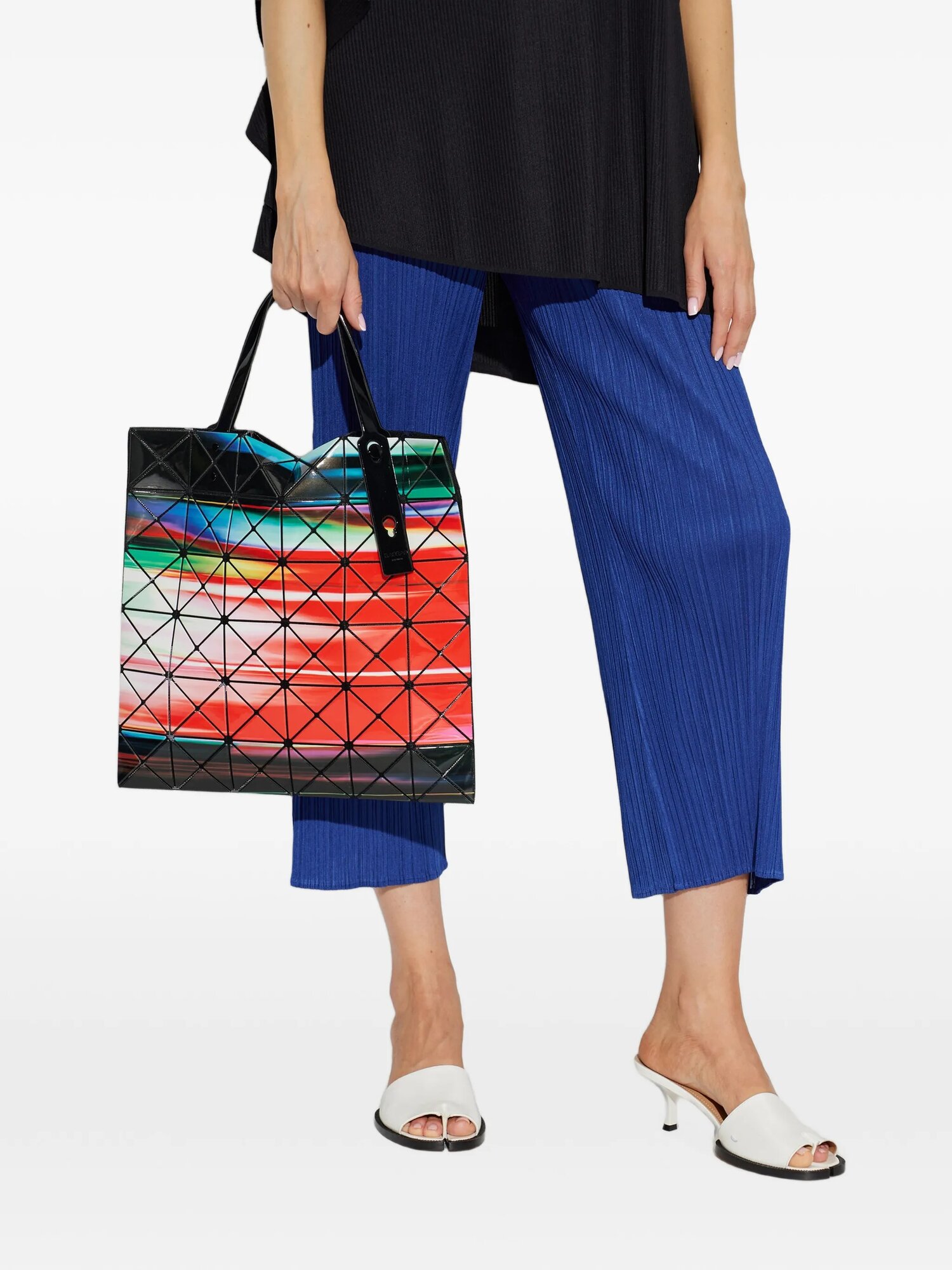 Сумка Bao Bao Issey Miyake Warp geometric-panel tote bag, красный — фото 1