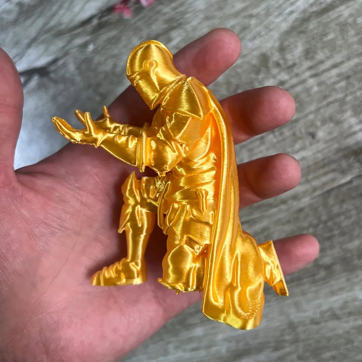 3D-печатный подставка для ручек рыцарь черный серебристый Желтый, Gold no pen