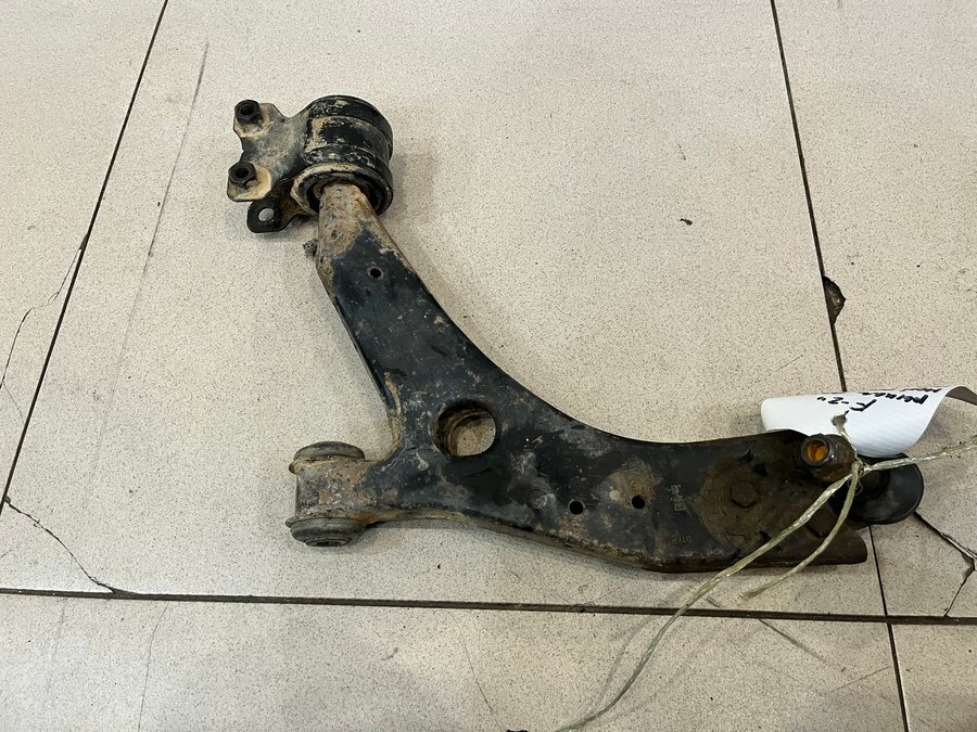 Рычаг передний поперечный нижний левый от Ford Focus 2 2004-2008