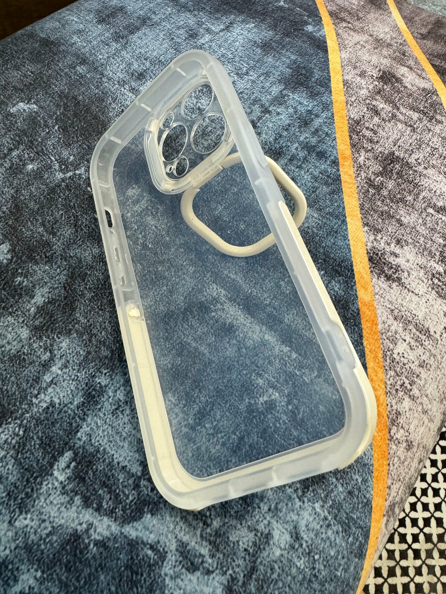 Чехол панель накладка бампер MyPads Girm на iPhone 14 Pro Max тонкая силиконовая крышка с защитой задней камеры с выдвижным кольцом подставкой белы.