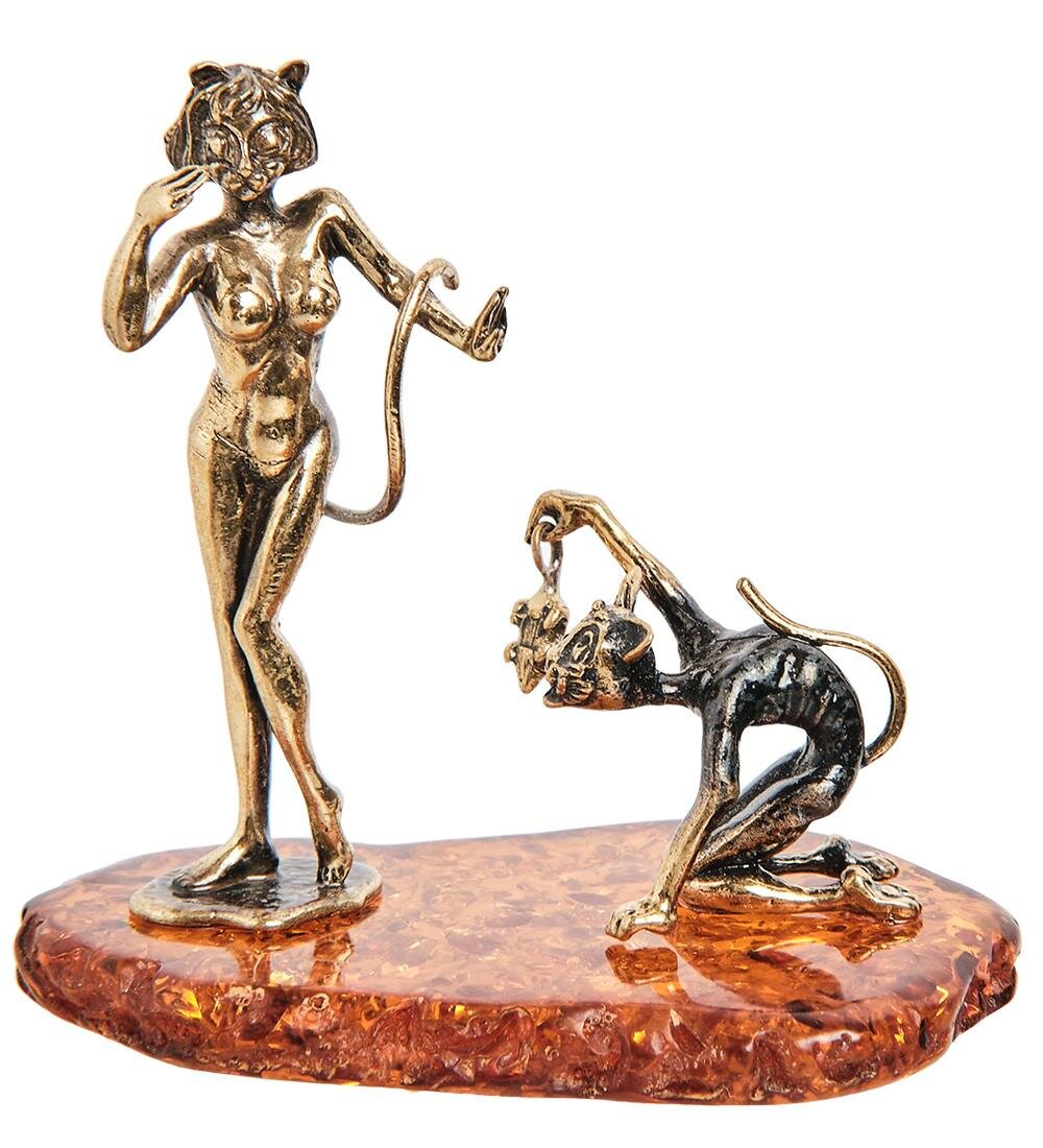 Фигурка Кошечка с котом (латунь, янтарь) A1976515 Народные промыслы бронзовый