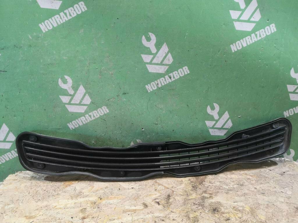 Решетка в капот Mercedes Benz W210 E-class 1995-2000