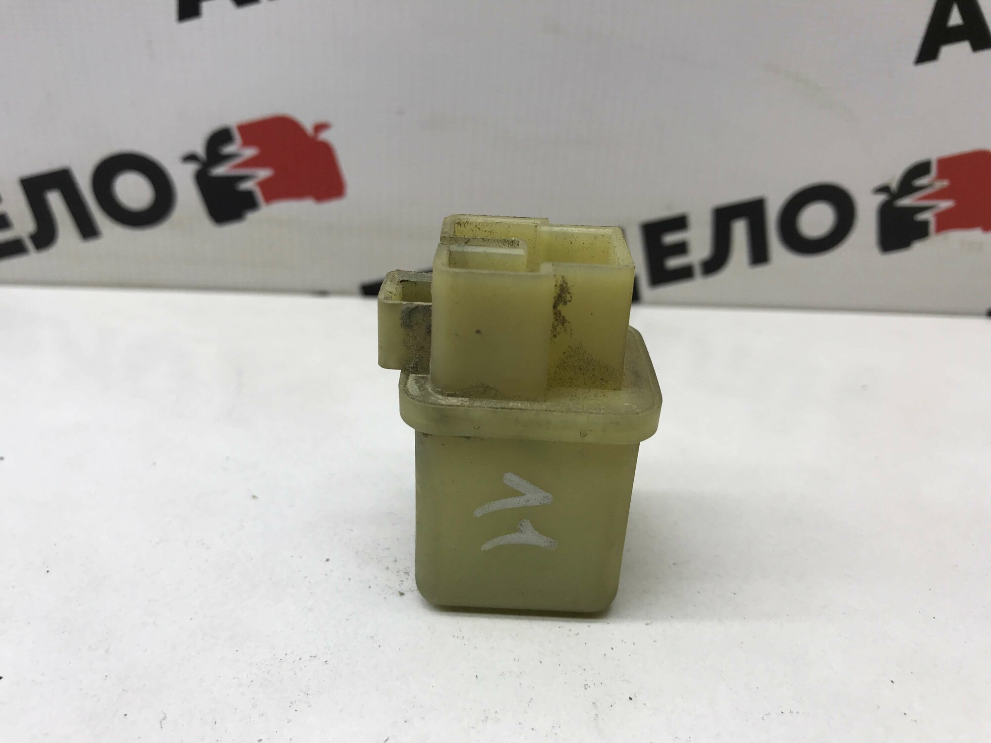 Реле Nissan Primera W10 1993 г.в