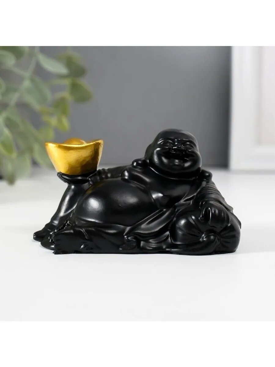 Нэцкэ полистоун "Хотей с золотым слитком, лежит на мешке" чё