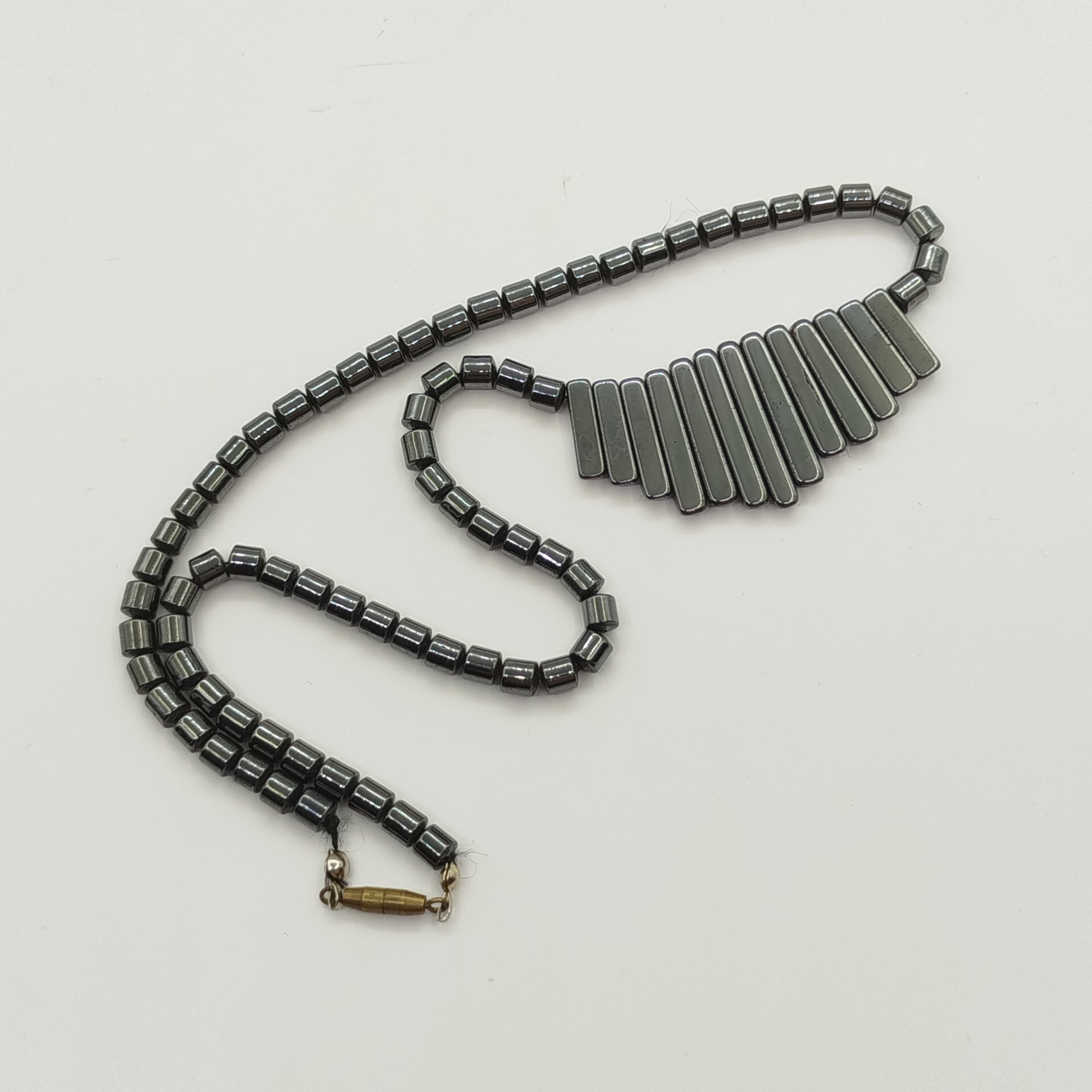 Колье с бусинами вытянутой формы, гематит, металл, СССР, 1980-2000 гг.