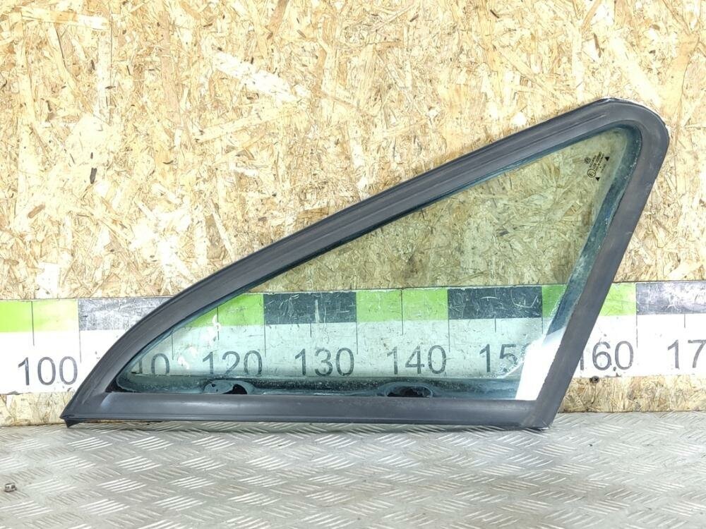 Стекло кузовное глухое заднее левое VOLKSWAGEN Passat B3 357845297