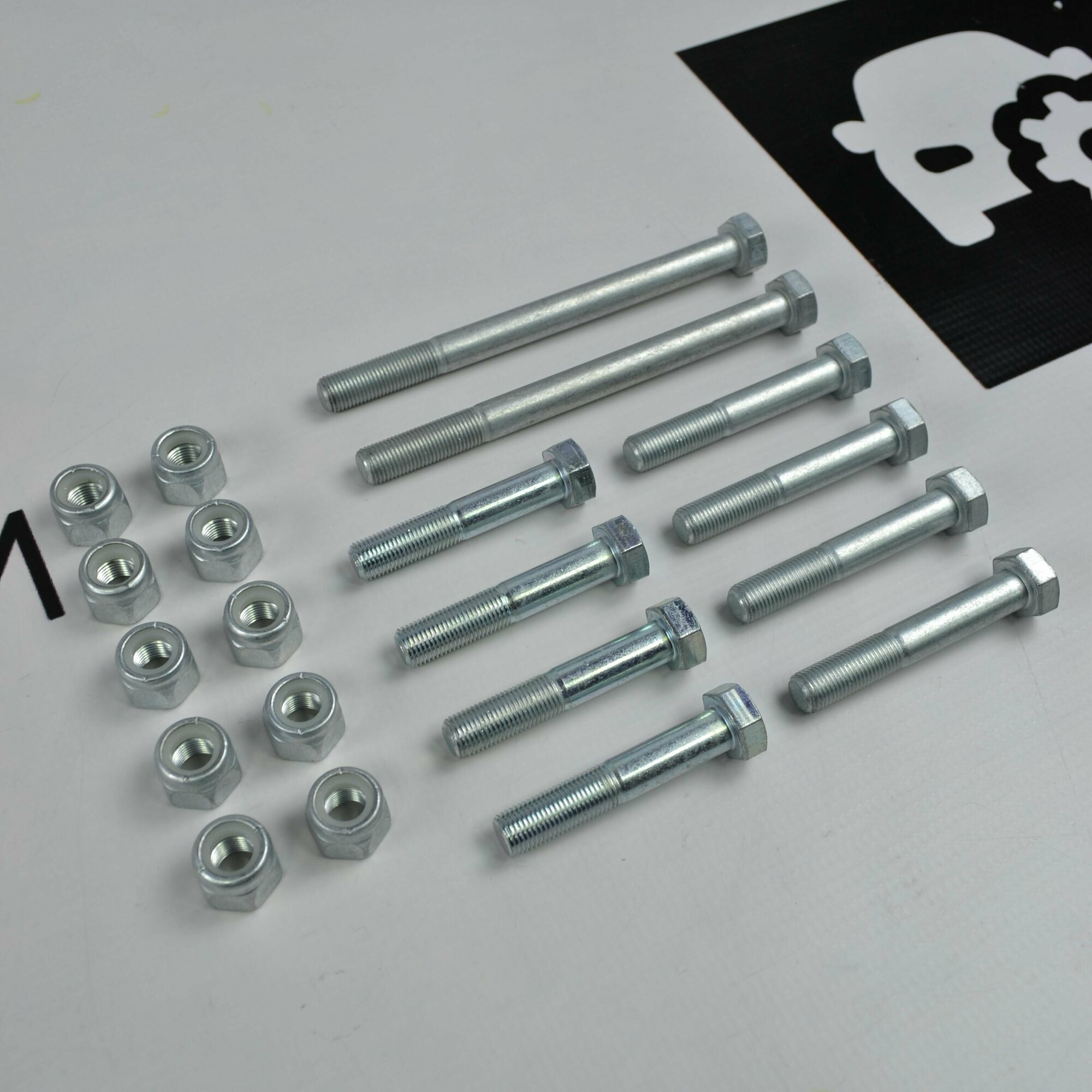 Болты крепления реактивных тяг ВАЗ 2101-07 "Классика" (10 шт, с гайками)