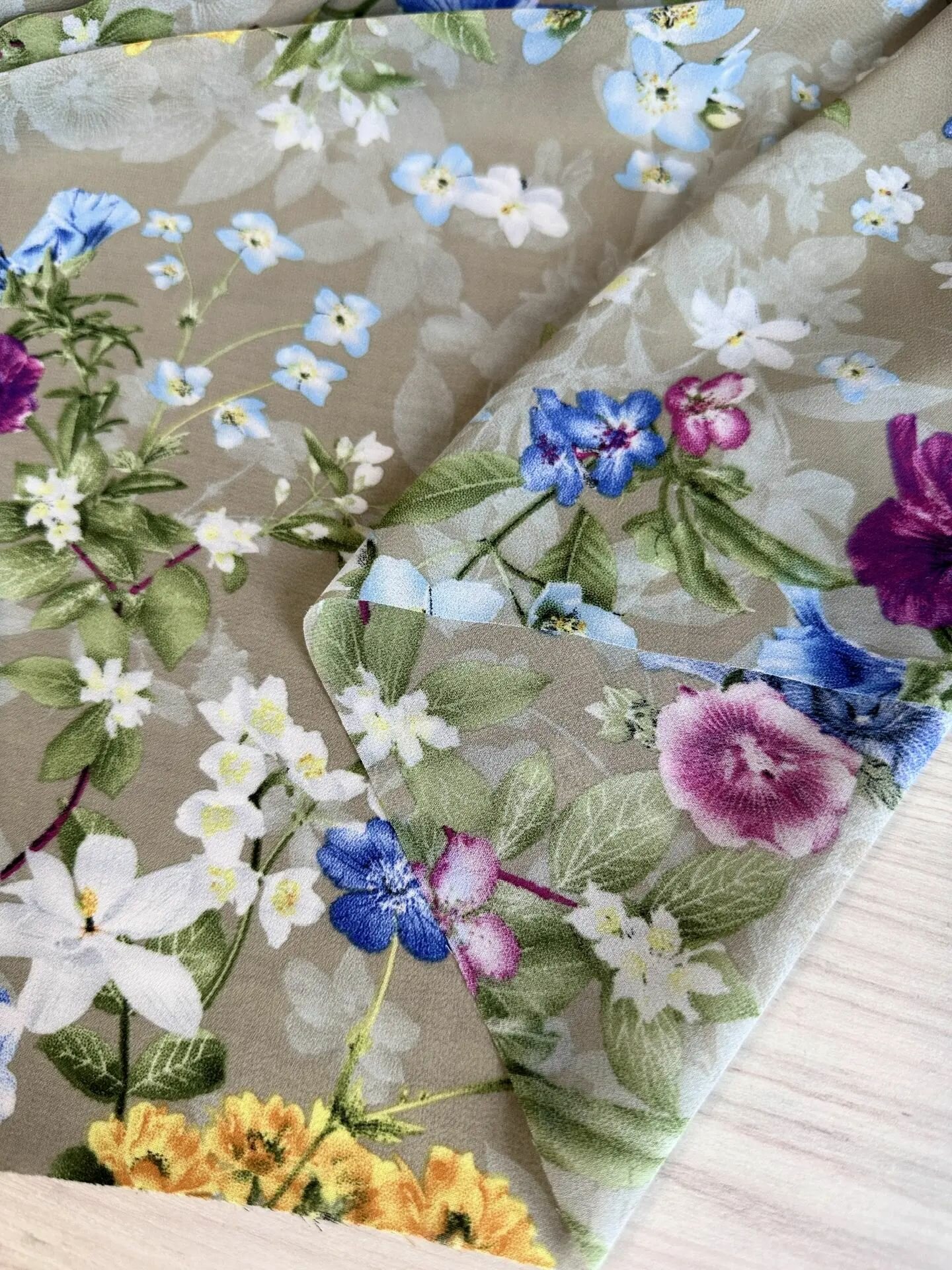 1м. Ткань Шифон для шитья. Оливковый. Ширина 150 см. Плотность 100 г/кв. м.