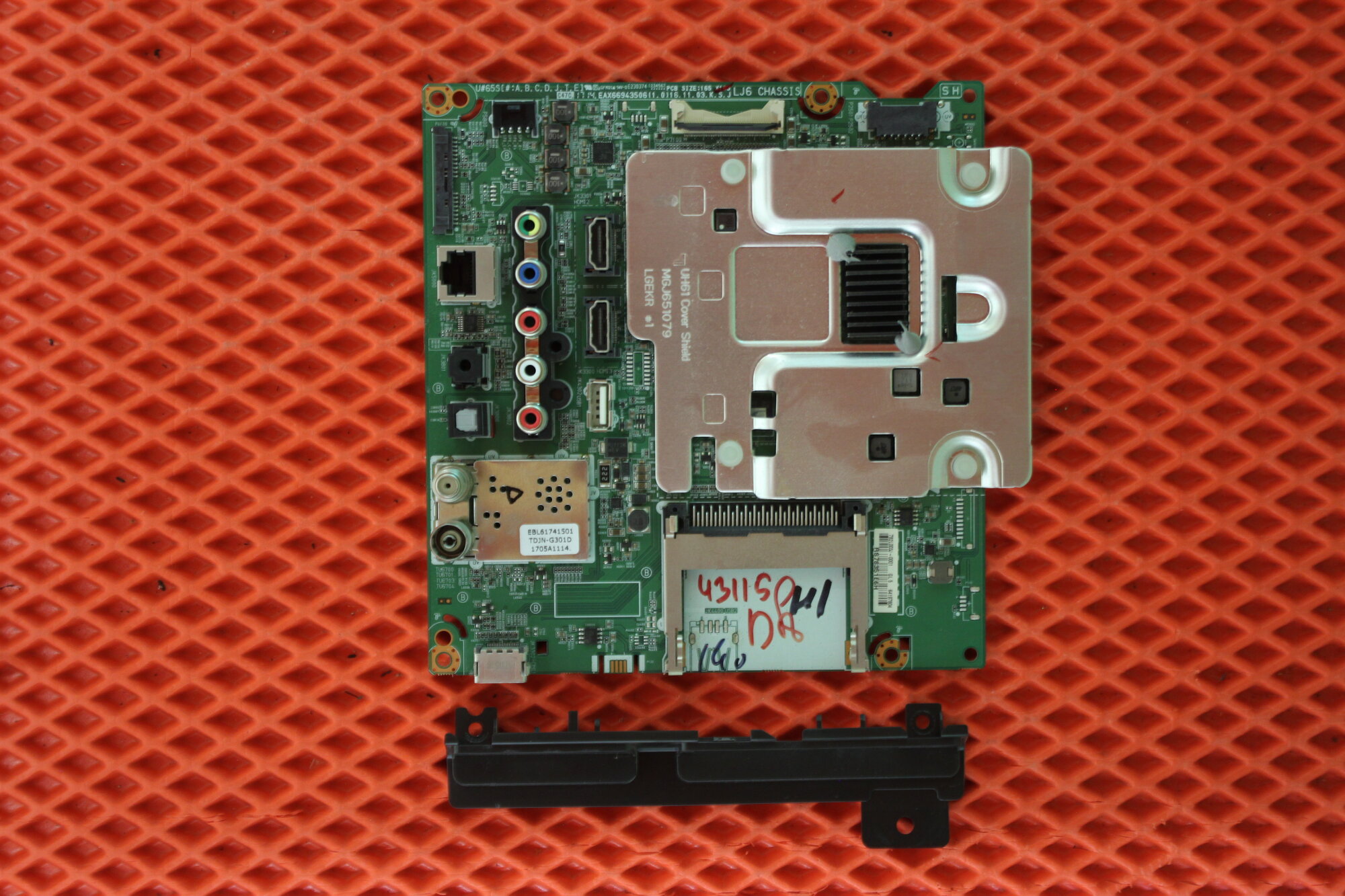 Основная плата (MAIN) EAX66943506(1.0) для телевизора LG 43UH610V-ZB в надёжной упаковке