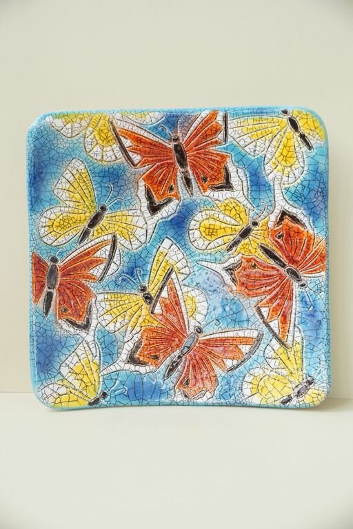 Бабочки. Тарелка, панно, изразец, настенный декор, плакетка, украшение настенное интерьерное. Ярославская майолика. Керамика ручной работы. Сделано в России.