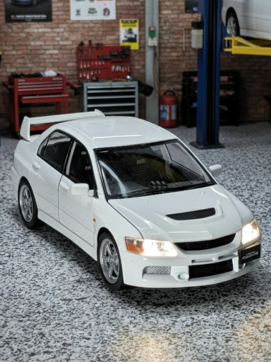 Модель автомобиля Mitsubishi Lancer 9 Лансер эво