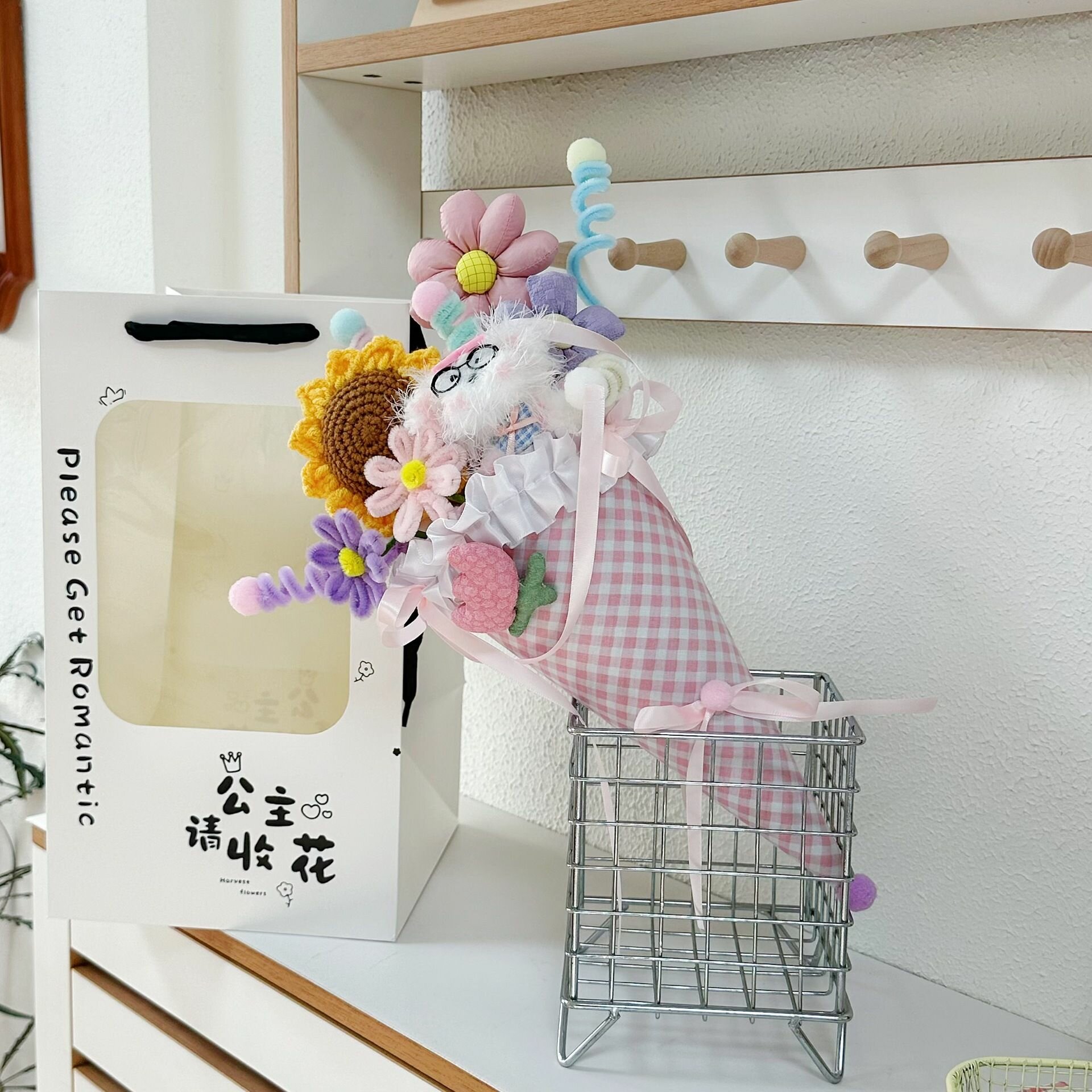 Подарки на день рождения, девушки, куклы, букет, милые девушки, детские праздники