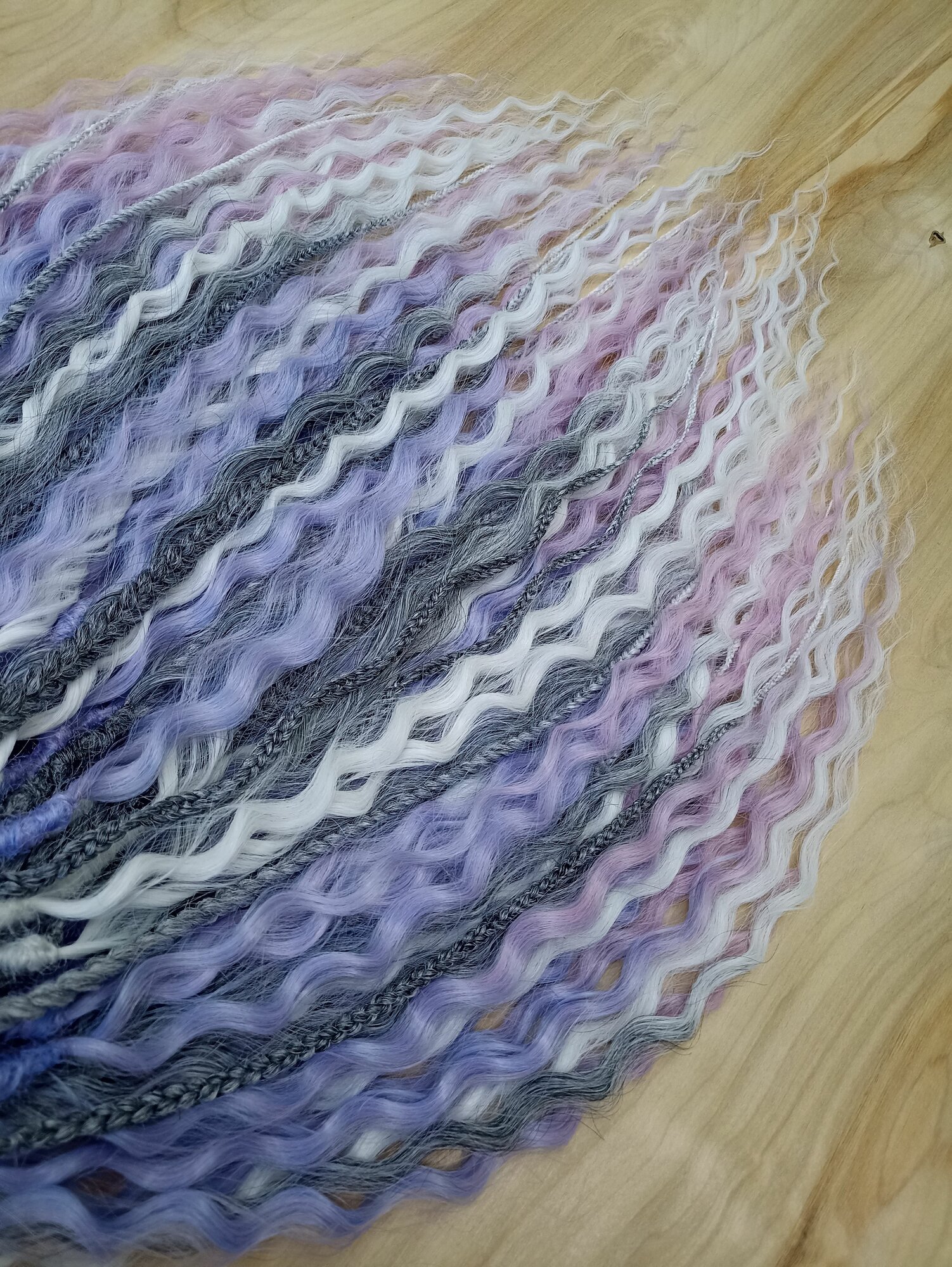 Дреды со свободным концом и косы