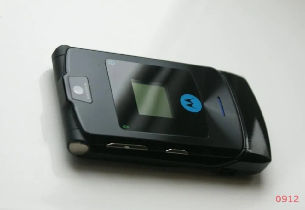Motorola RAZR V3i Black 12MB microSD 710mAh Мобильный телефон раскладушка черный