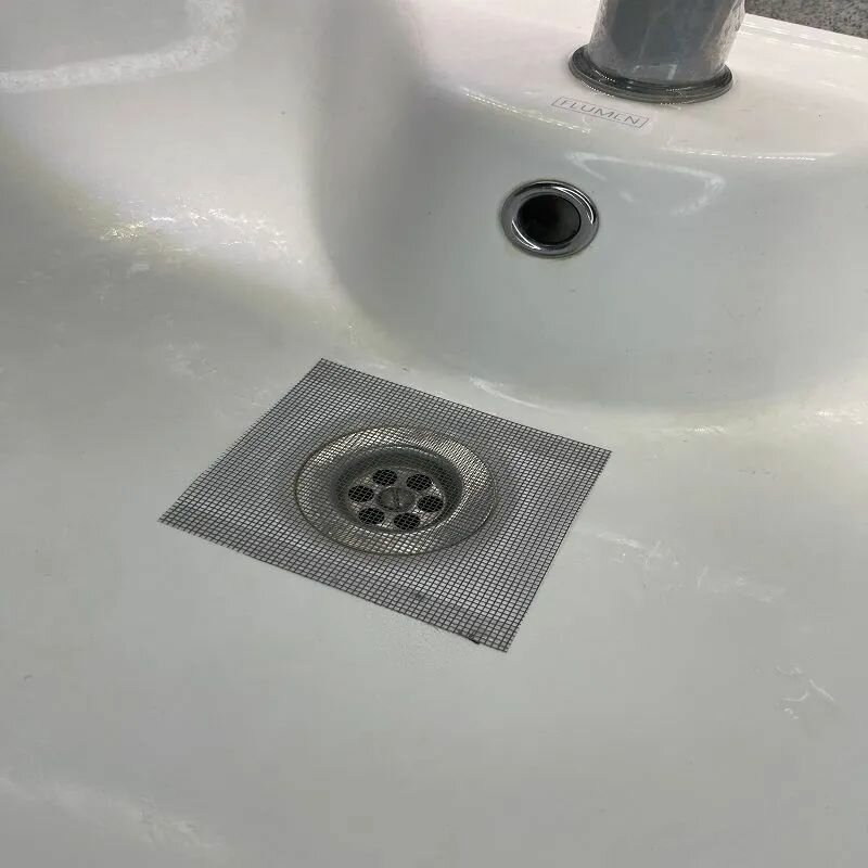 Сетка фильтр от волос самоклеющаяся для душа и ванной на трап и слив 10см*5м универсальная лента от засоров