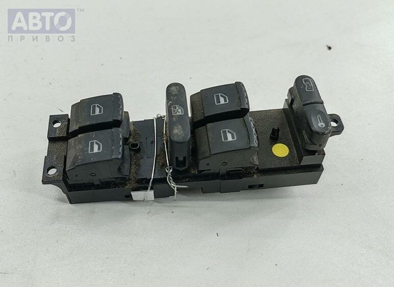 Блок кнопок управления стеклоподъемниками Volkswagen Passat B5+ (GP)