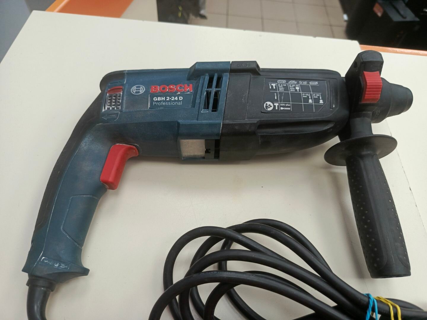 Перфоратор Bosch GBH 2-24 D,Б/У, Уценка