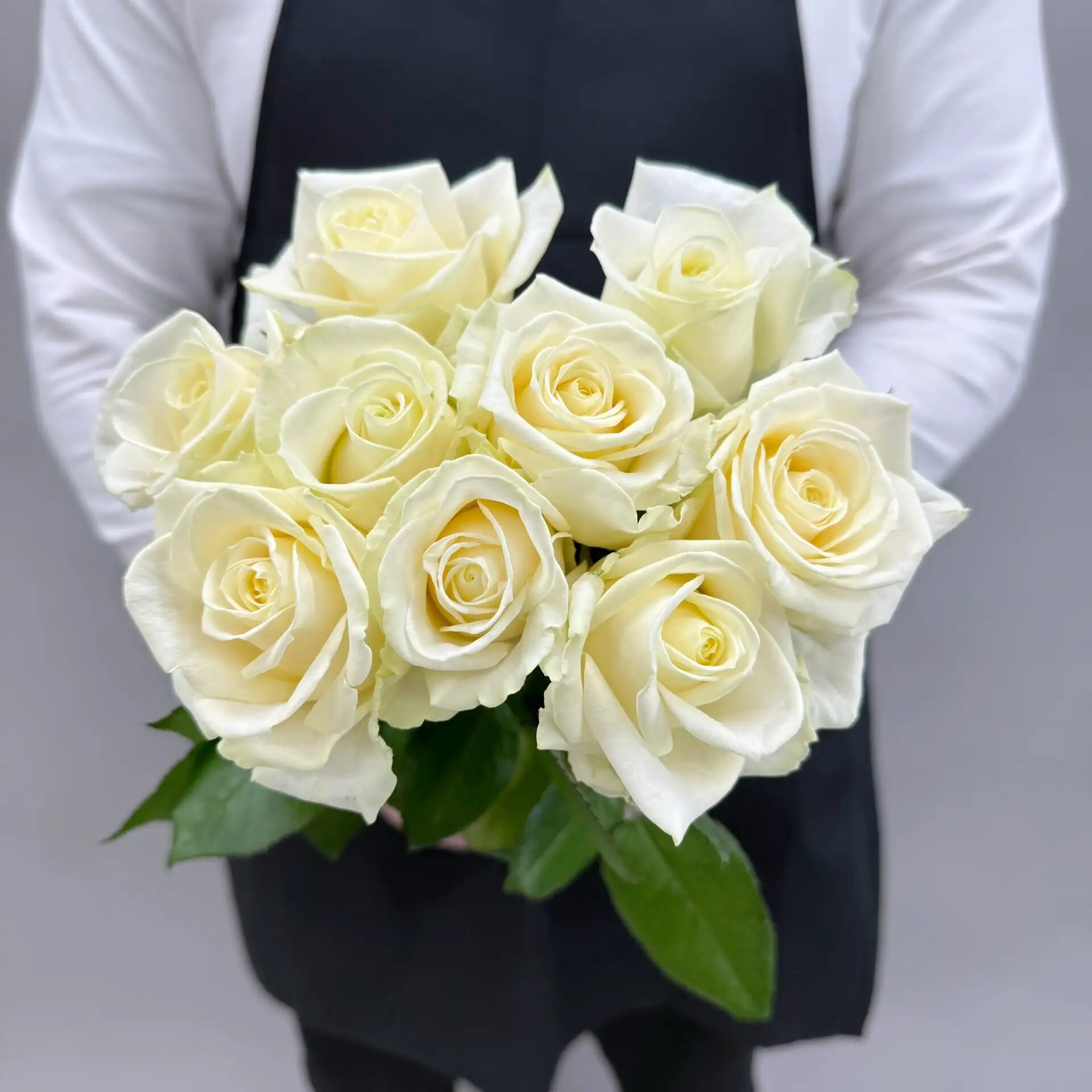 Букет Flowerstorg N1263, монобукет, из белых роз, высота 40см