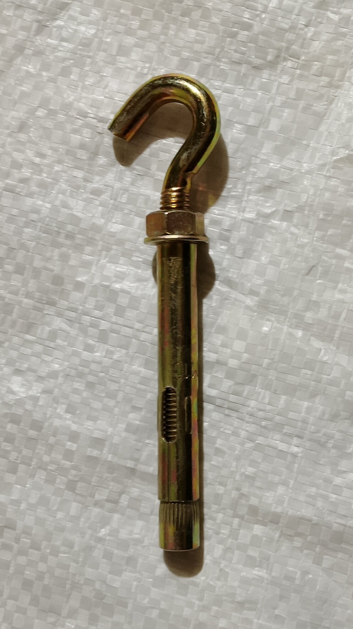 Анкерный болт с крюком диаметр 10 х 80 мм в комплекте 2 штуки.