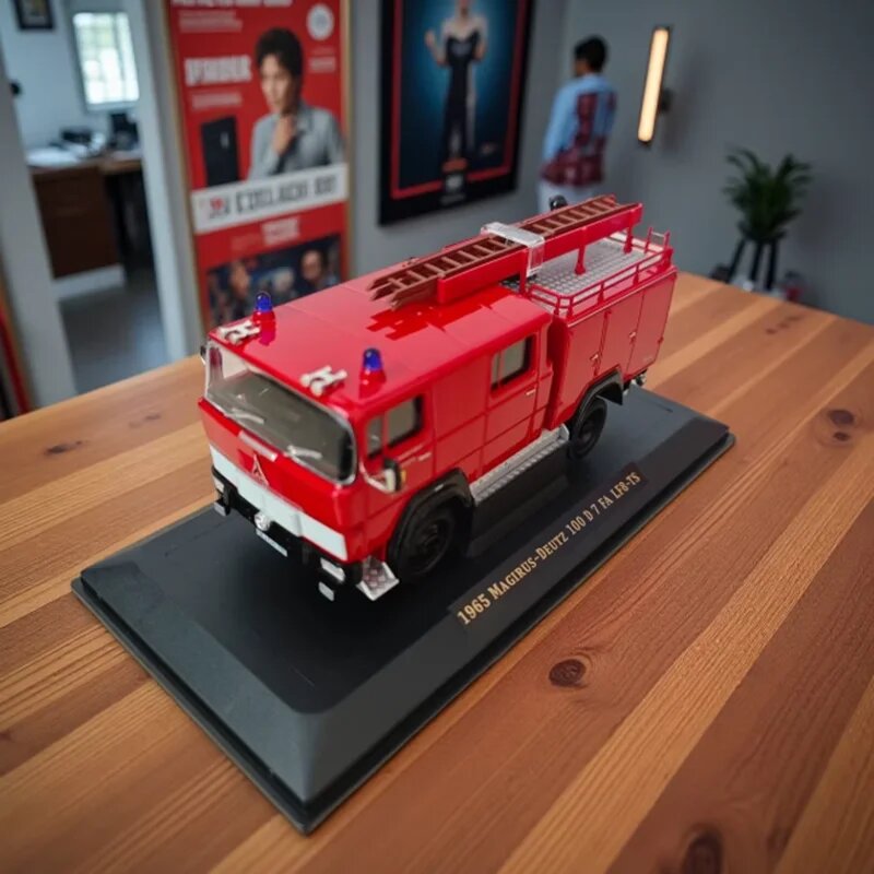WELLY 1:43 Статическая модель пожарной машины Deutz 100D7FA LF8-TS 1965 года