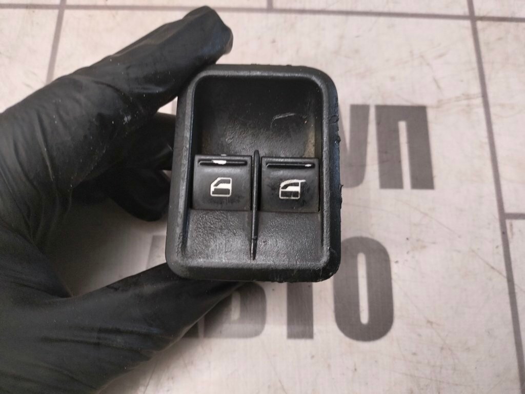 Блок управления стеклоподъемниками Skoda Fabia 2007-2015