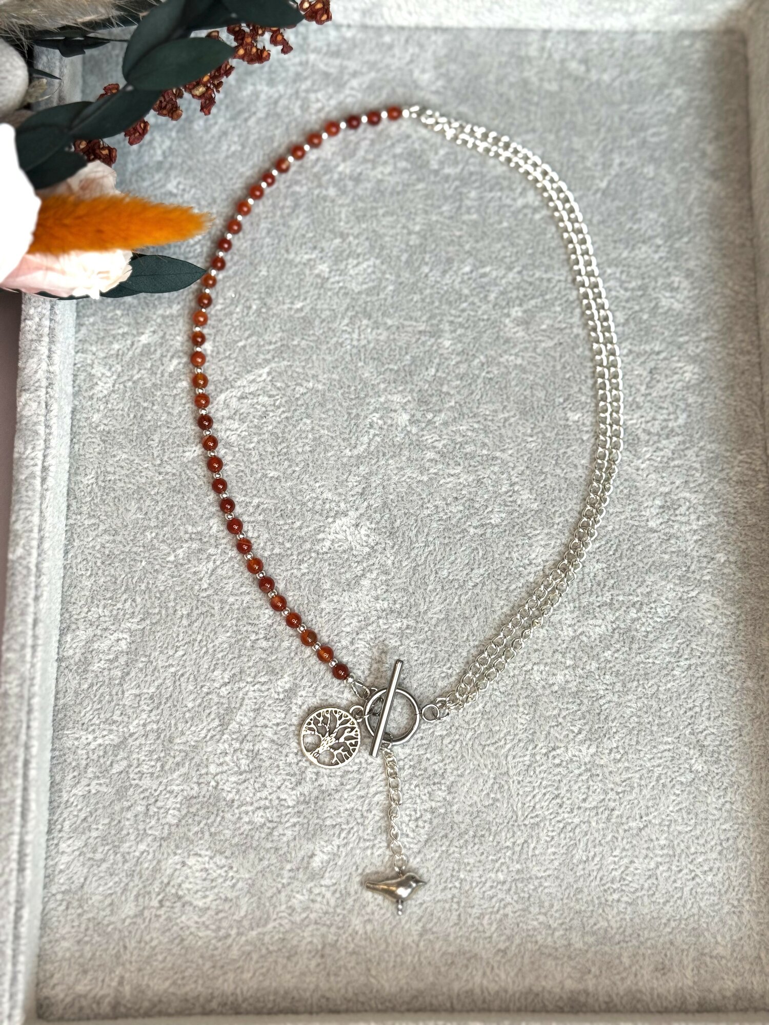 Колье, сердолик