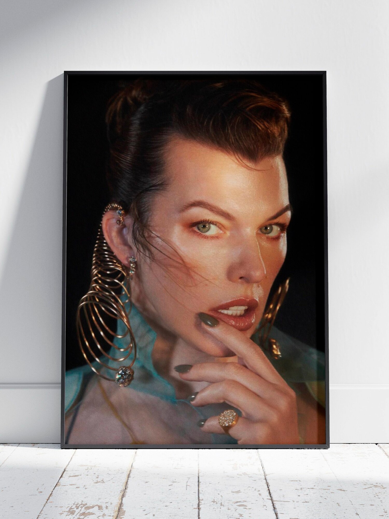Плакат на стену для интерьера Мила Йовович (Milla Jovovich 37) - Постер по актеру фильма, кино, сериала формата A4 (21x30 см)
