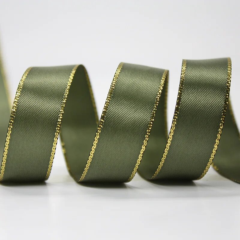 Лента атласная deep sage 569 с золотым краем, 22 мм