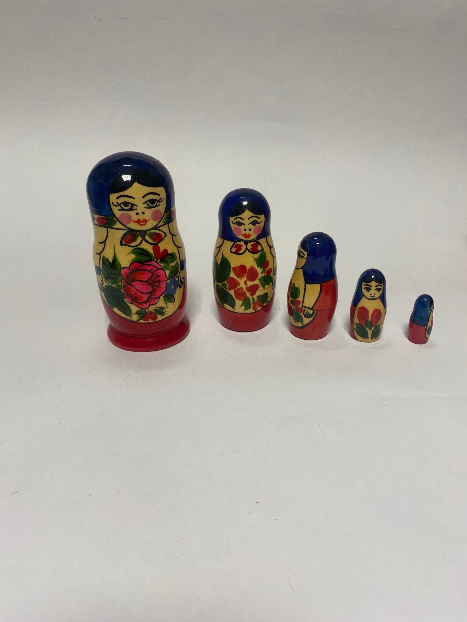 Матрёшка, ручная роспись, деревянная, 4 куклы, 10см