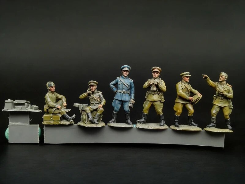 Набор моделей из смолы 1/72 Советский штаб и офицеры 6 фигурок неокрашенные