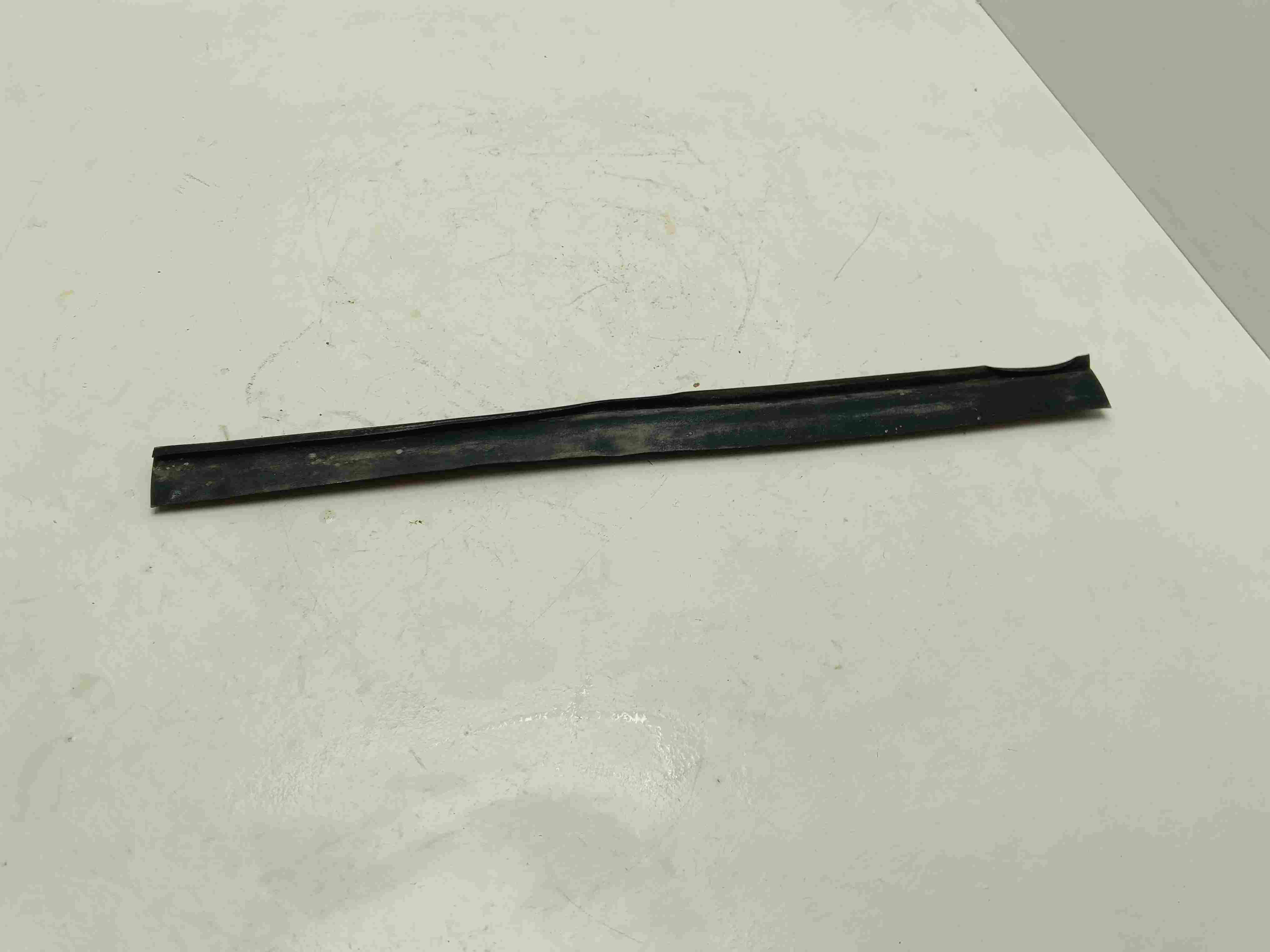 BDW45-096 ктп26 Нижний уплотнитель двери для посудомоечной машины Leran BDW45-096 б/у