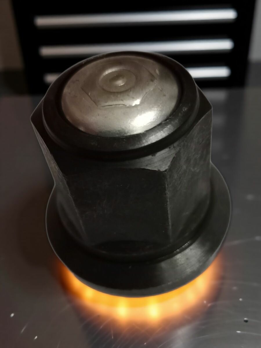 Гайка колеса переднего ГАЗ 3302 чёрная