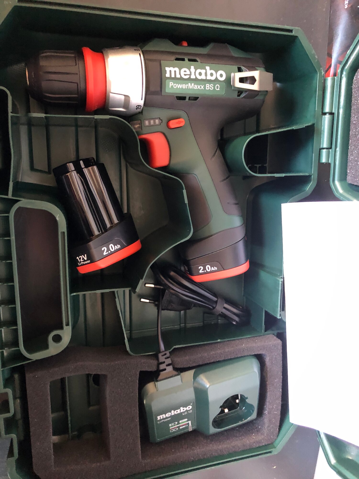 Аккумуляторная дрель-шуроповерт Metabo BS Q, 2*2 Ач аккумулятора 618180840