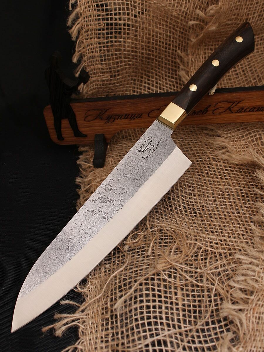 Нож серии east-west "Сантоку" Bohler N690, рукоять коричневая карельская береза.