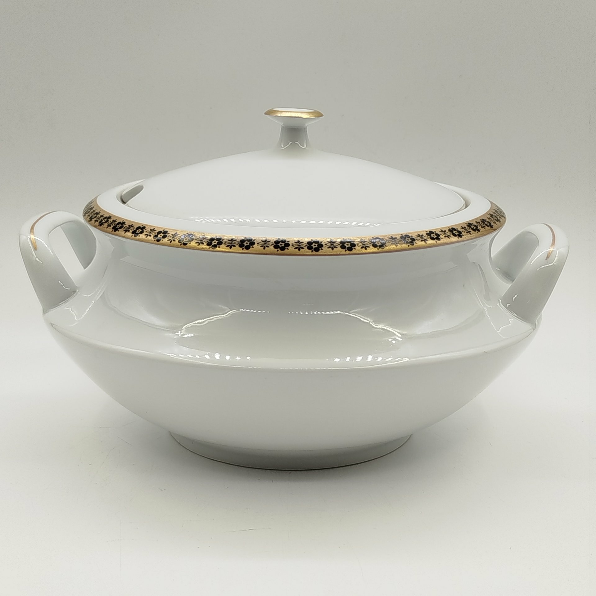 Супница с цветочным декором, фарфор, деколь, золочение, Epiag Royal Czechoslovakia